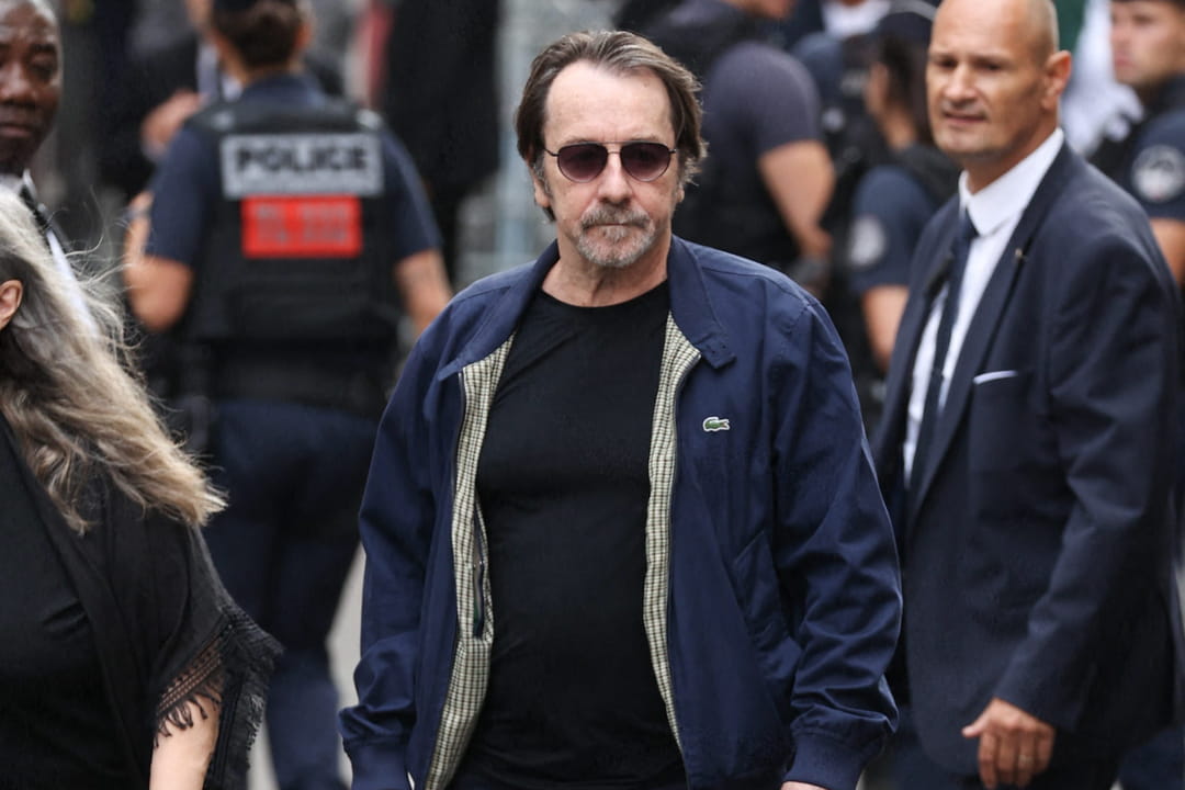 Jean-Hugues Anglade se rend aux obsèques de Jane Birkin