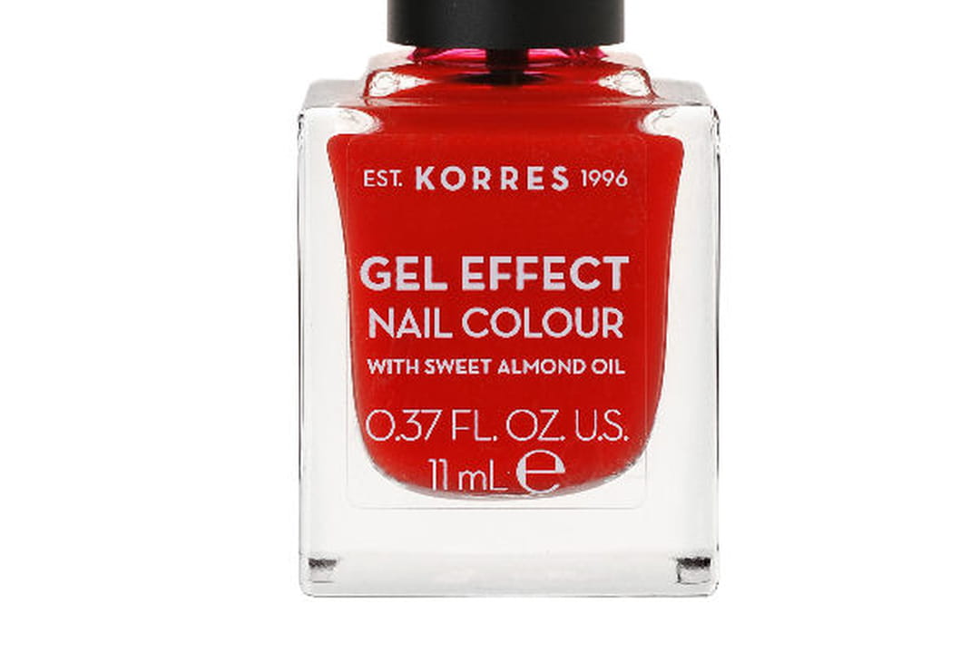 Coral red. Korres