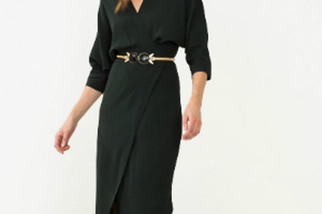 Robe croisée et ceinture à pierres de Uterque