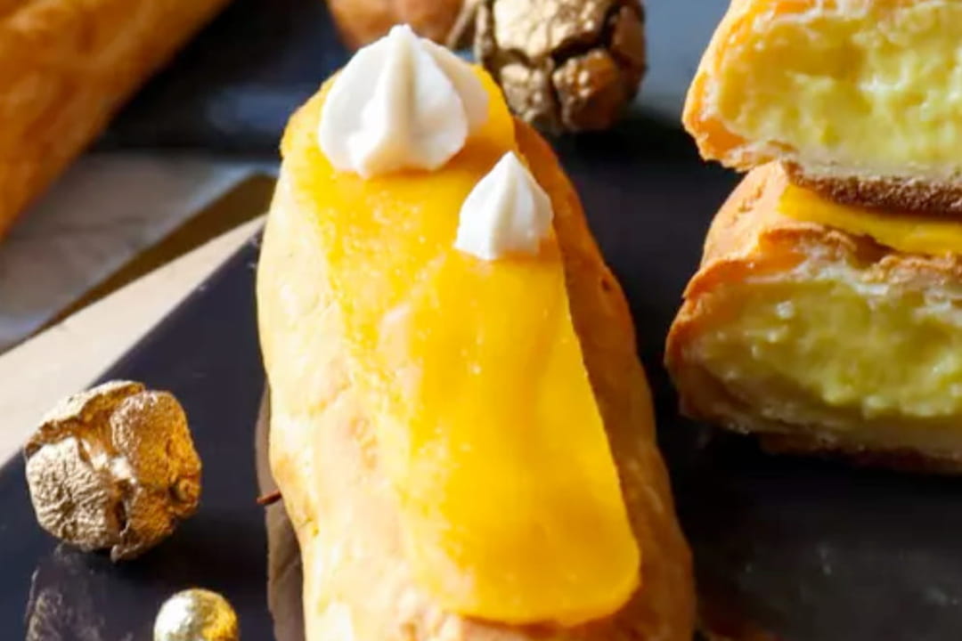 Éclairs à la mangue et noix de coco
