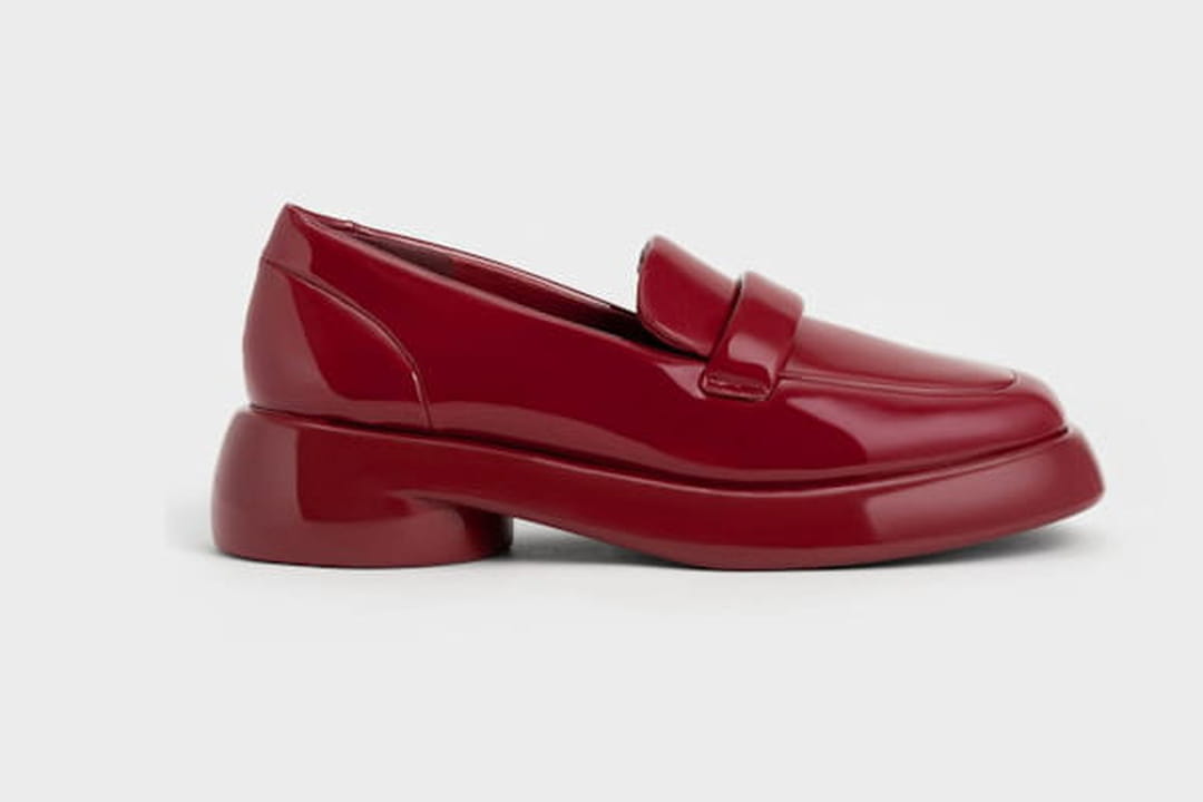 Mocassins vernis rouges