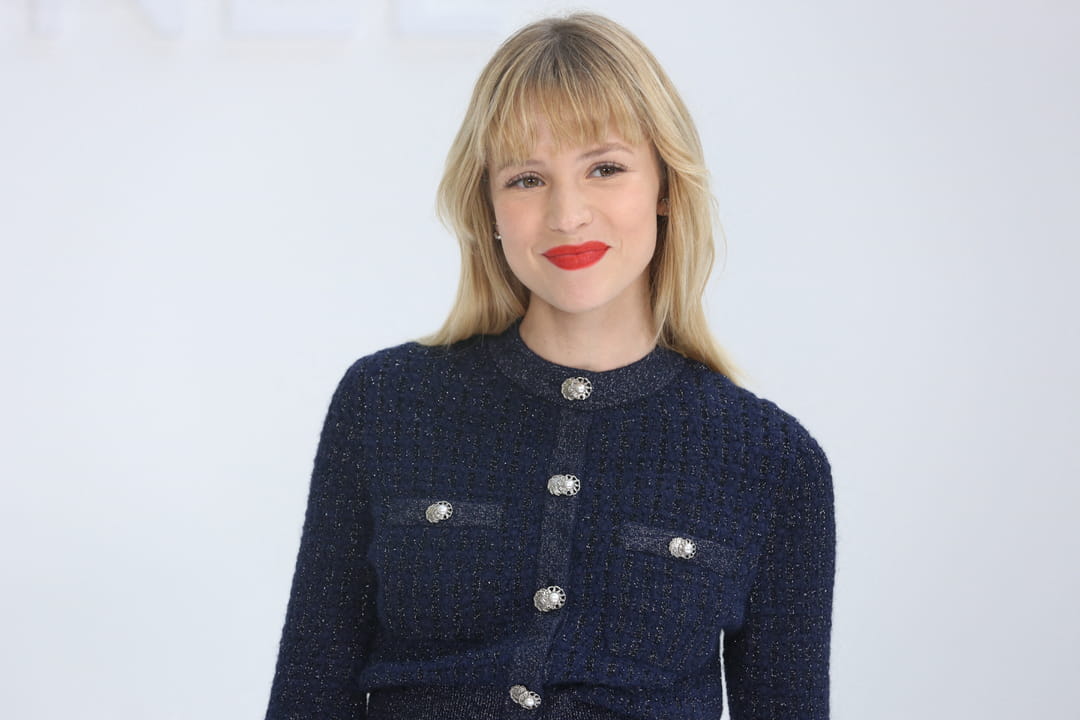 Top : Angèle et son rouge à lèvres rouge pop