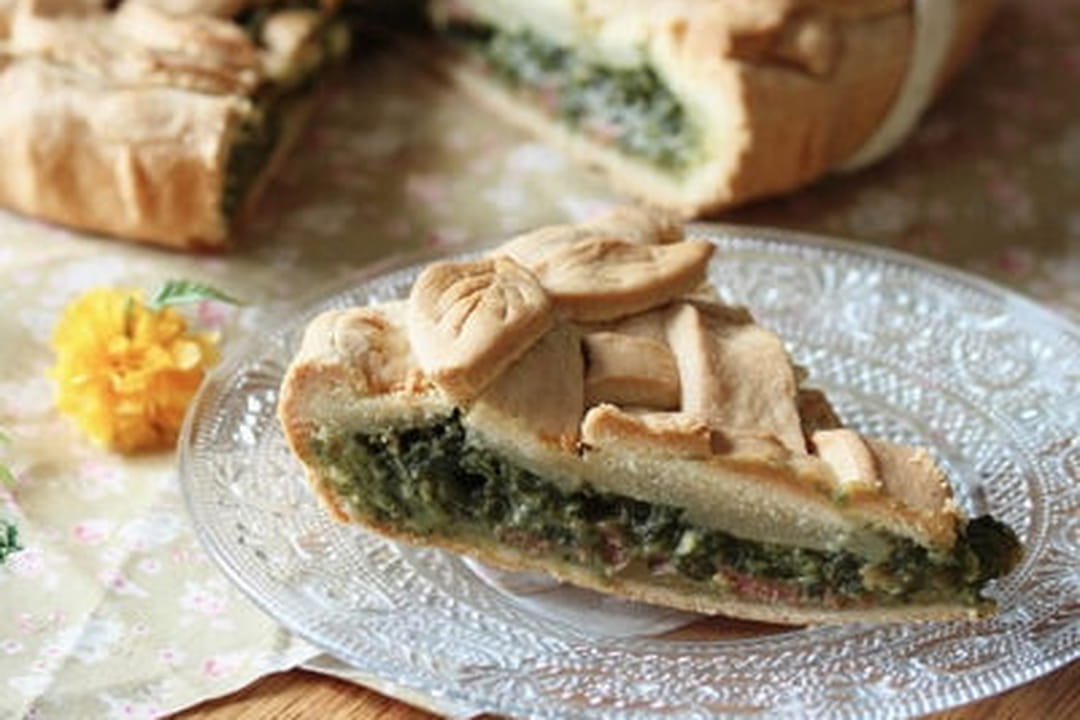 Tarte épinard, brousse de brebis, jambon cru et pignons