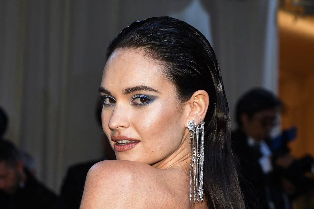 Stars et coloration : Lily James en brune