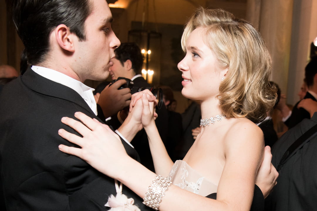 Elizabeth Starling Louis danse avec son frère John Jeffry Louis IV