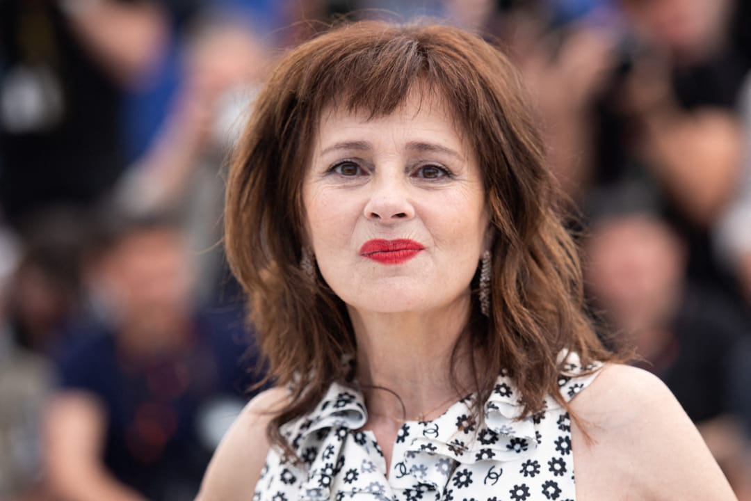 Anouk Grinberg dézingue Gérard Depardieu : "avant de mourir, qu'il ...