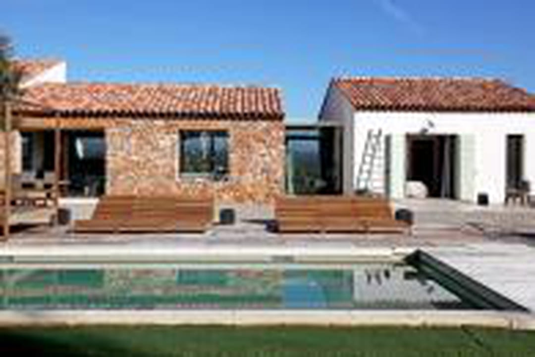 Une bâtisse en pierre qui mixe les styles