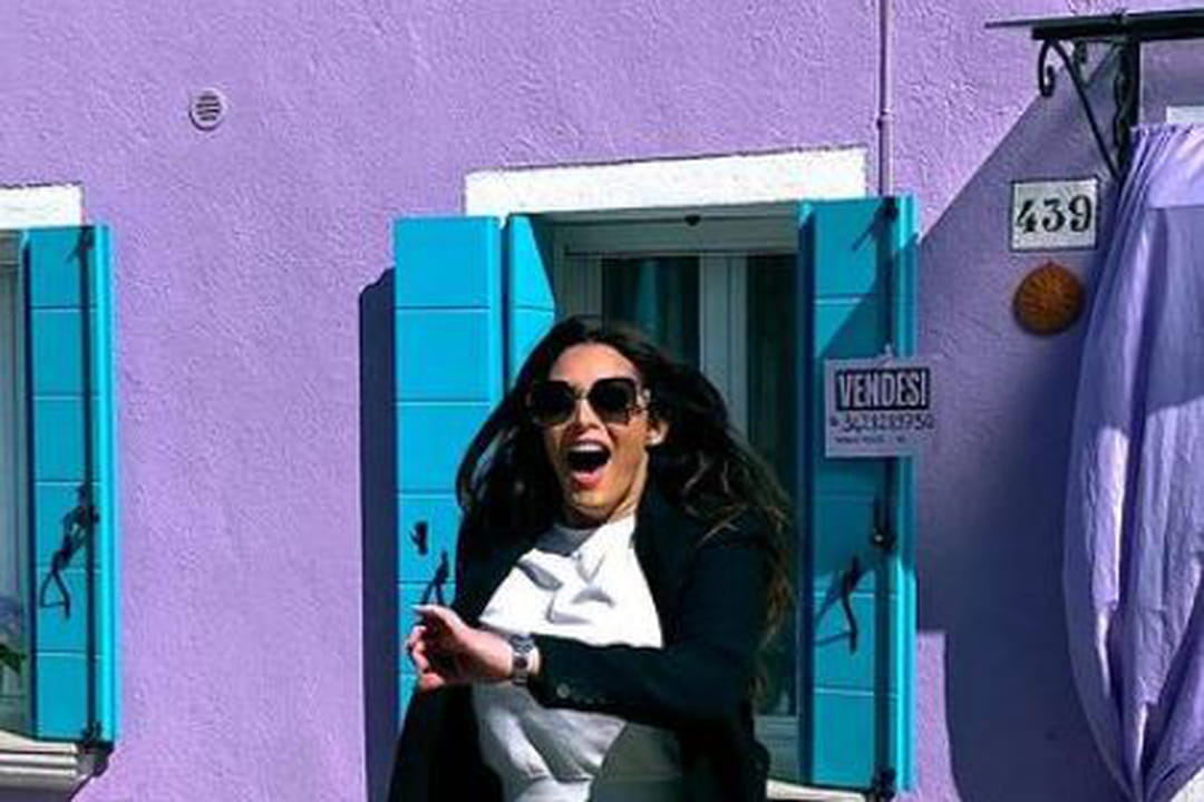 Emily Nefnaf se fend la poire