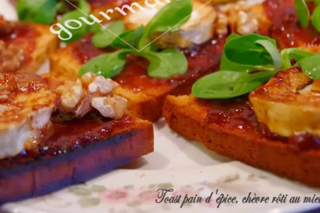 Toast pain d'épice et chèvre rôti au miel