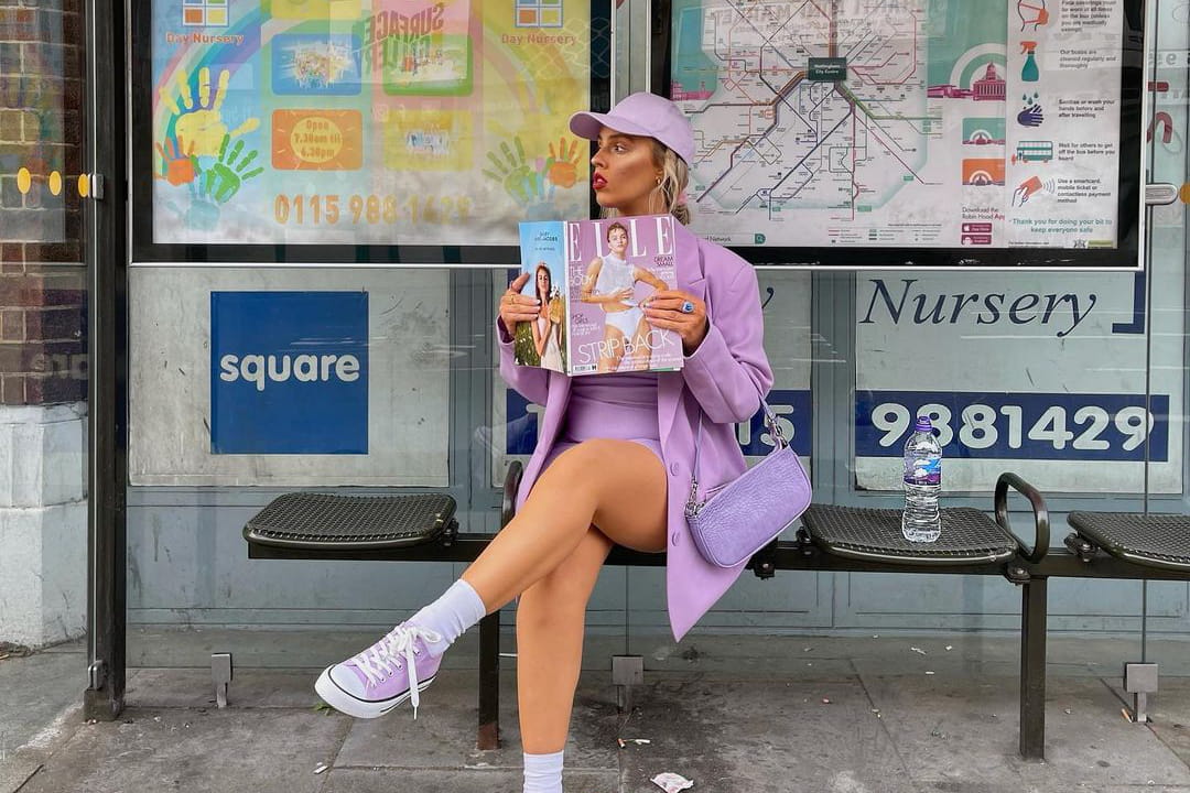 Hannah, attend le bus