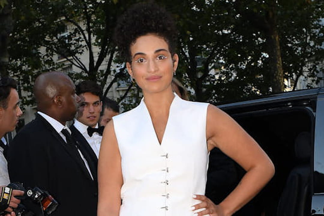 Camélia Jordana En Noir Et Blanc