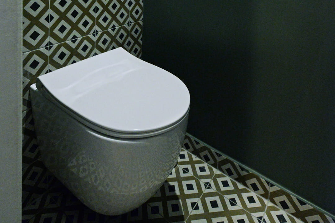 Après : un beau WC en vert