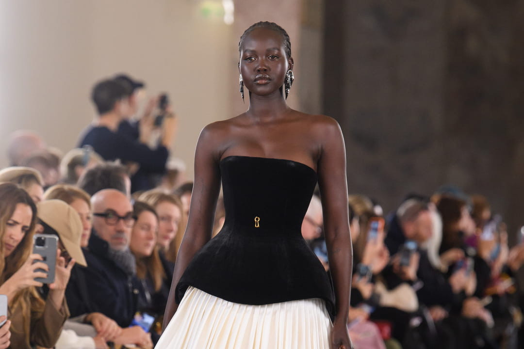 Look 2 du défilé Schiaparelli