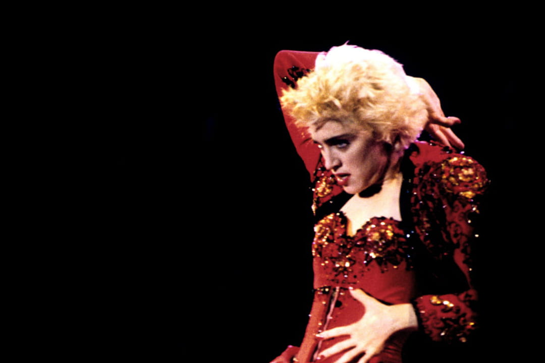 Madonna en tutu rouge