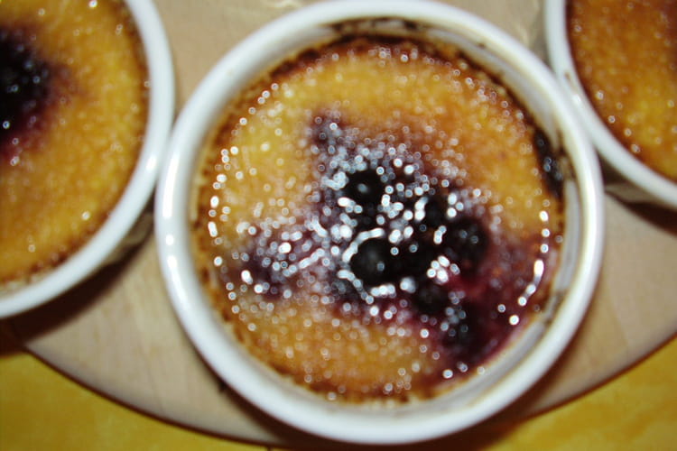 Recette de Crème brûlée aux fruits rouges