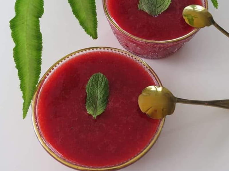 Recette de Soupe de fraises et framboises à la menthe