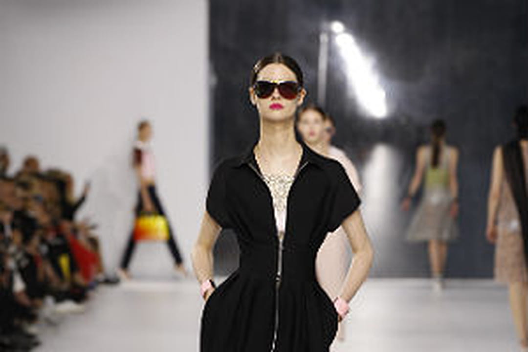 Défilé croisière Christian Dior 2014 : néo robe noire