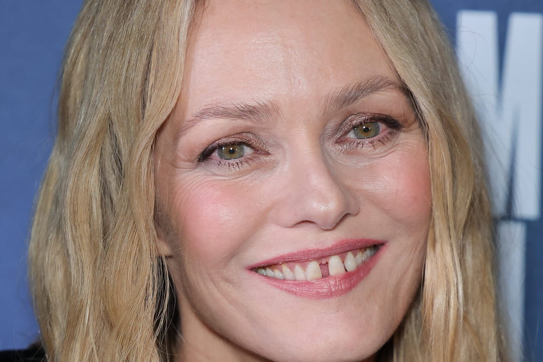 Sitemapcdatahttpsmodeinf Inetcomvanessa Paradis 2022 Sans Maquillage