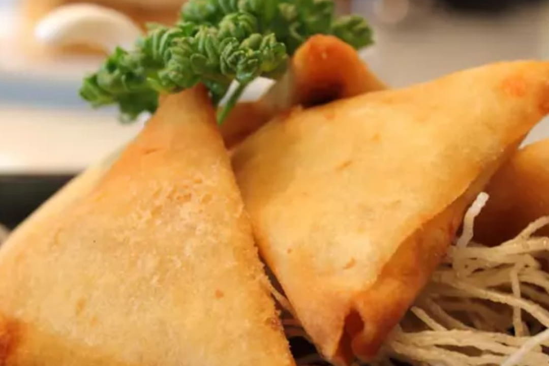 Samoussa au poulet et au curry