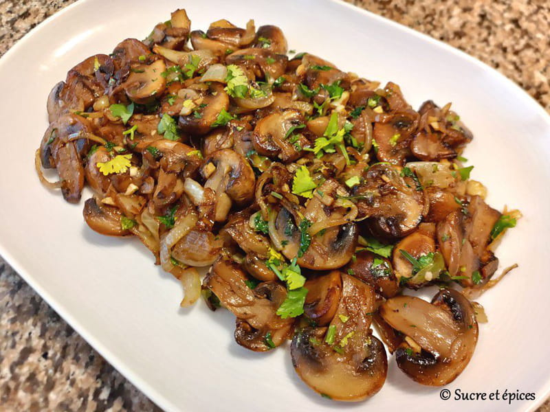 Recette de Champignons sautés à l'oignon et à l'ail
