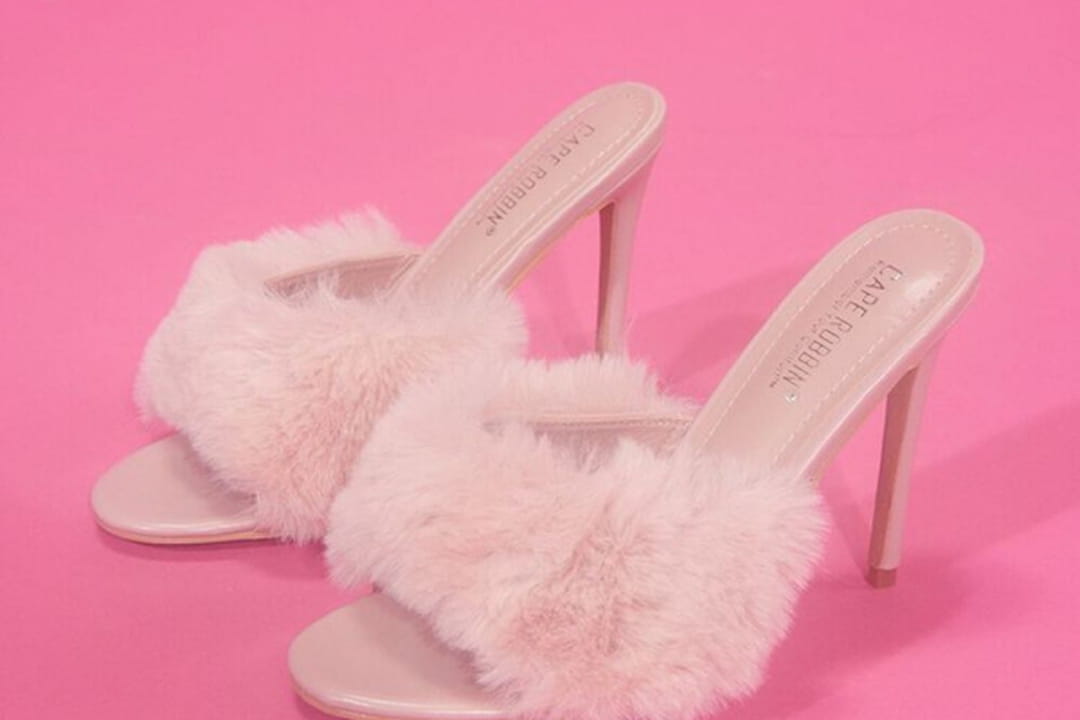 Mules en fausse fourrure à talons