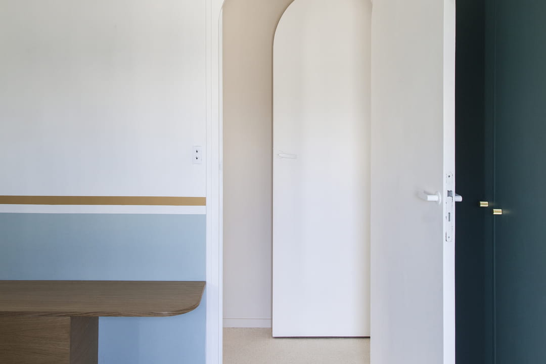 Une porte en forme d'arche