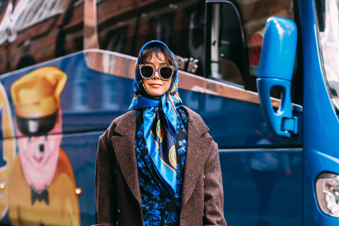 Le fichu sur la tête