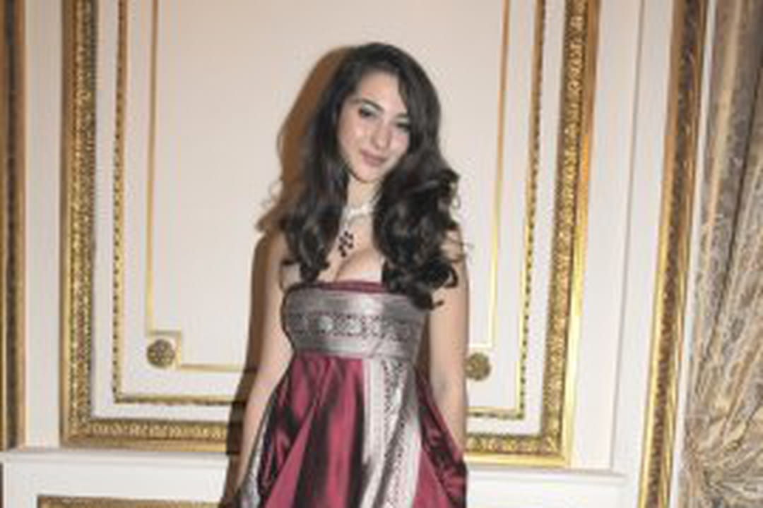 Victoria de Silva et Sarah Mellon entrent dans la danse