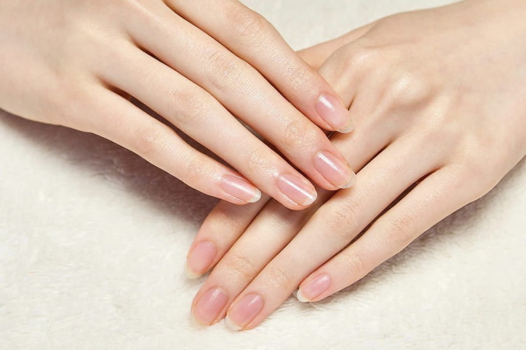 La manucure transparente