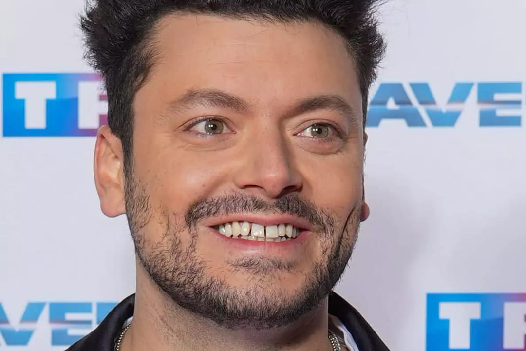 Kev Adams, boycotté ? Il se plaint