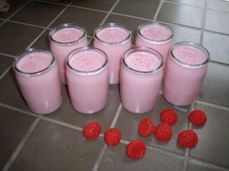 Recette Yaourts maison aux fraises Tagada : la recette facile
