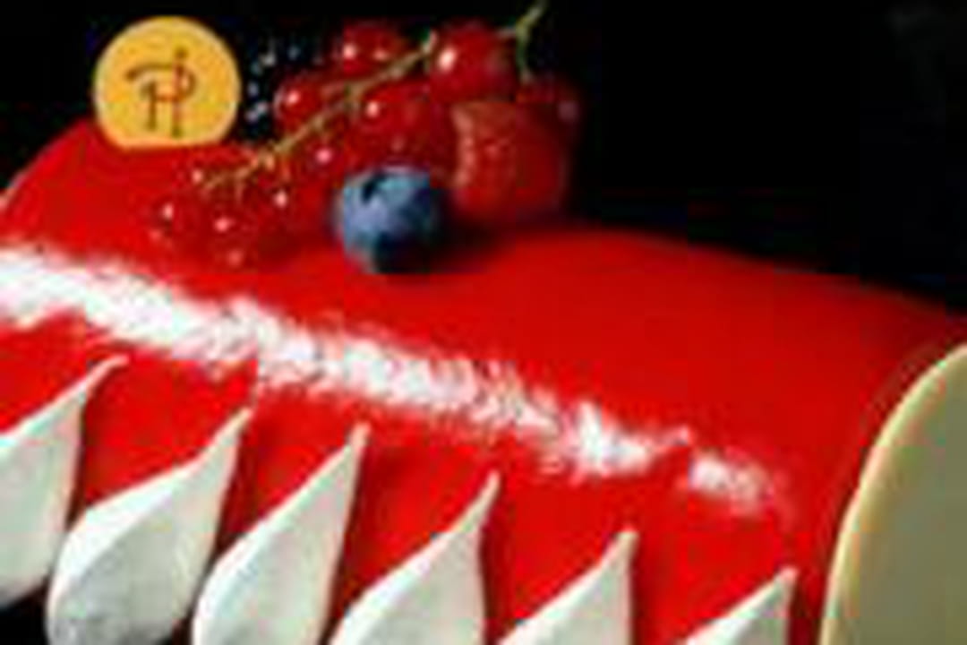 Bûche citron et fruits rouges de Pierre Hermé