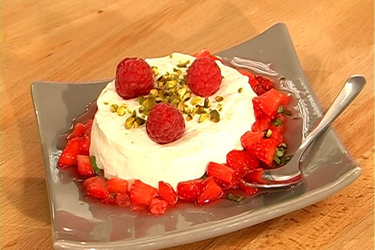 Recette de Fontainebleau aux fruits rouges : la recette facile