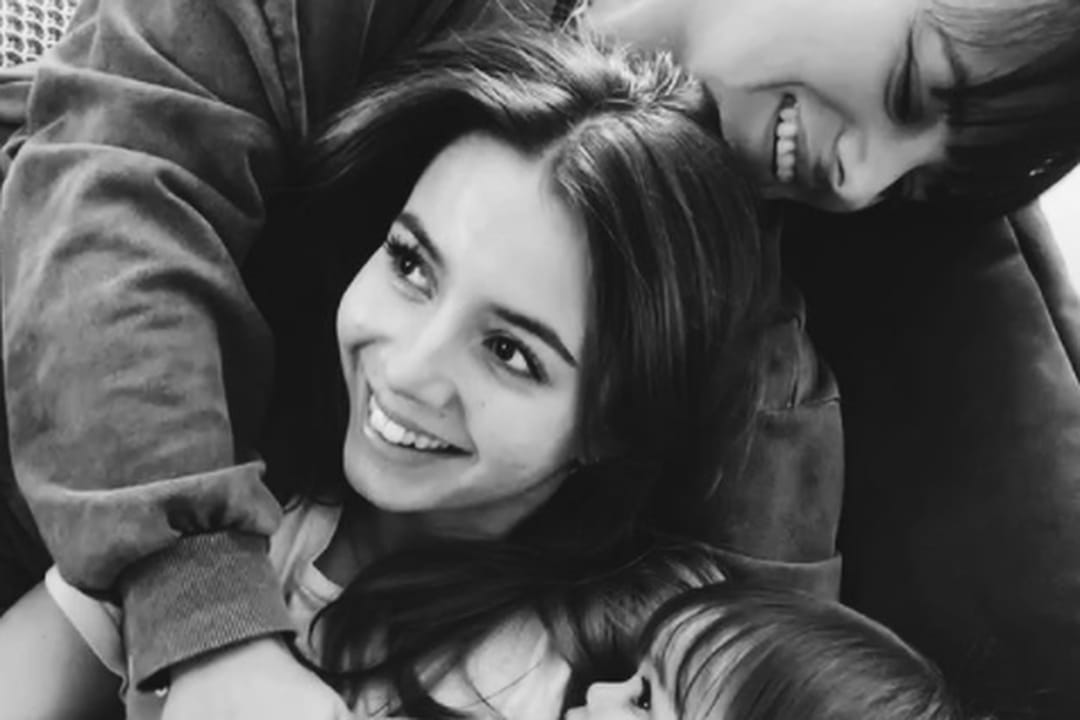 Alizée avec ses deux filles Annily et Maggy : moment de magie en famille