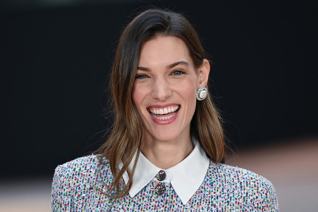 Charlotte Cardin confirme la tendance chaussures du printemps sur son ...