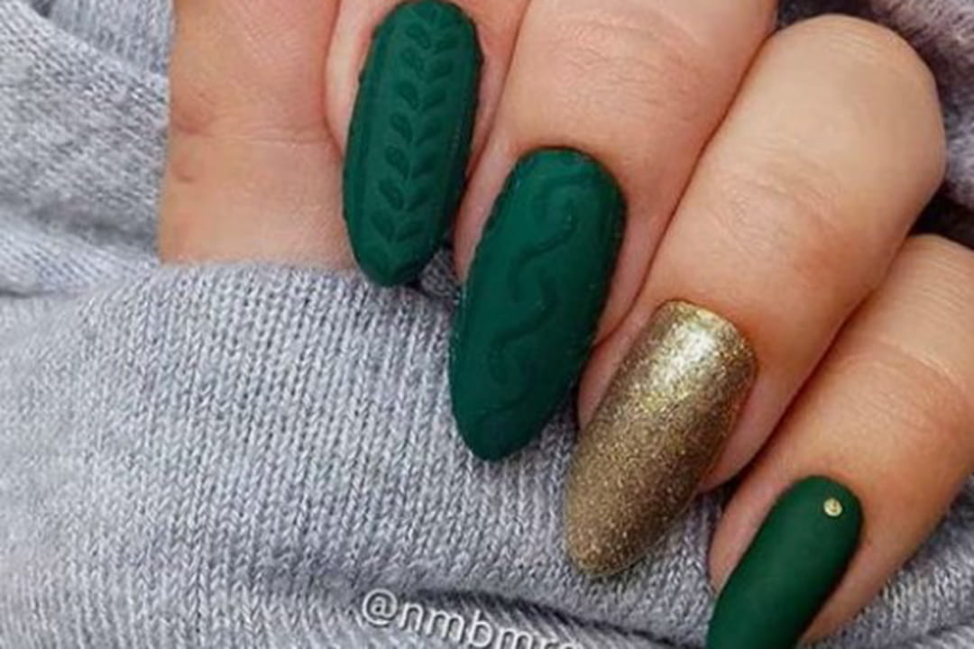 Nail art ongles effet pull vert