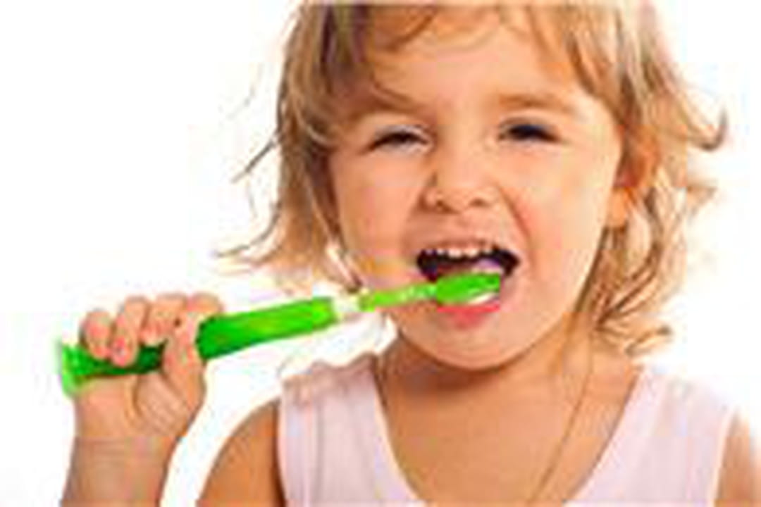 Bien se brosser les dents à tout âge