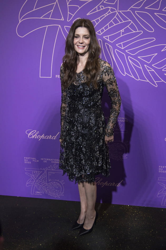 Chiara Mastroianni en robe transparente brodée
