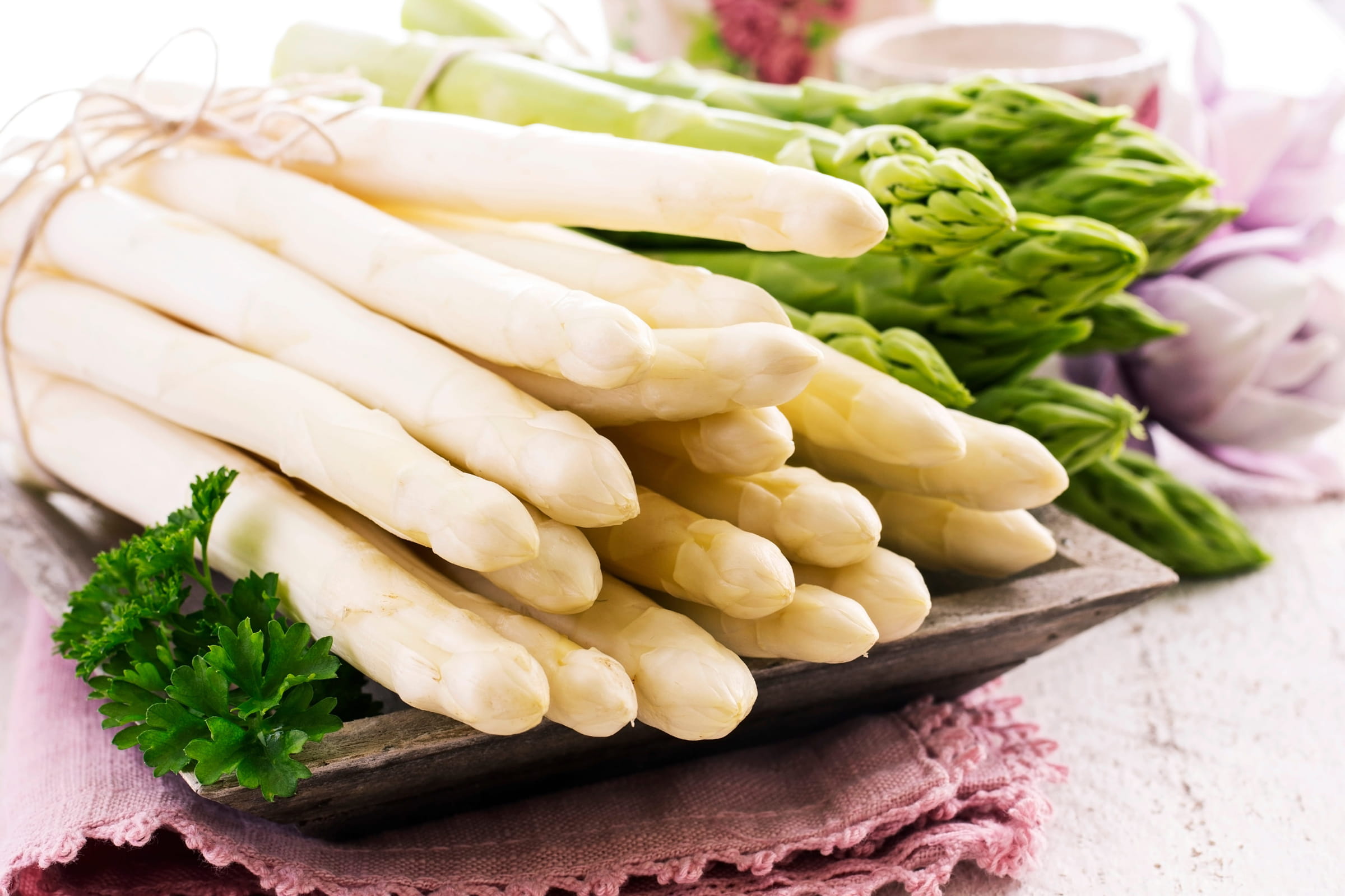 Avec quoi manger les asperges ? Les idées les plus savoureuses pour les ...