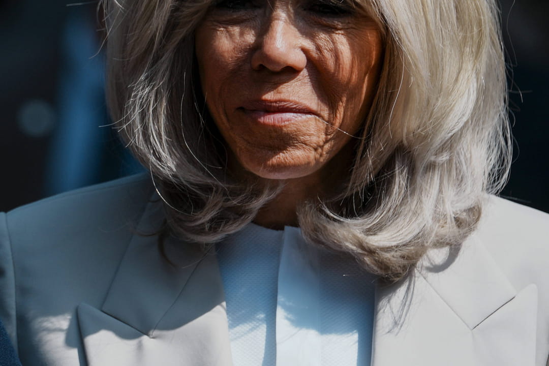 Brigitte Macron, "folle de bonheur" pour Elisabeth Borne