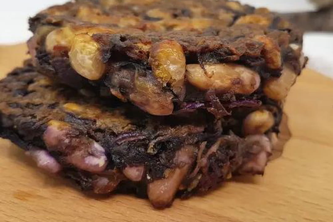 Galettes de haricots blancs aux carottes violettes