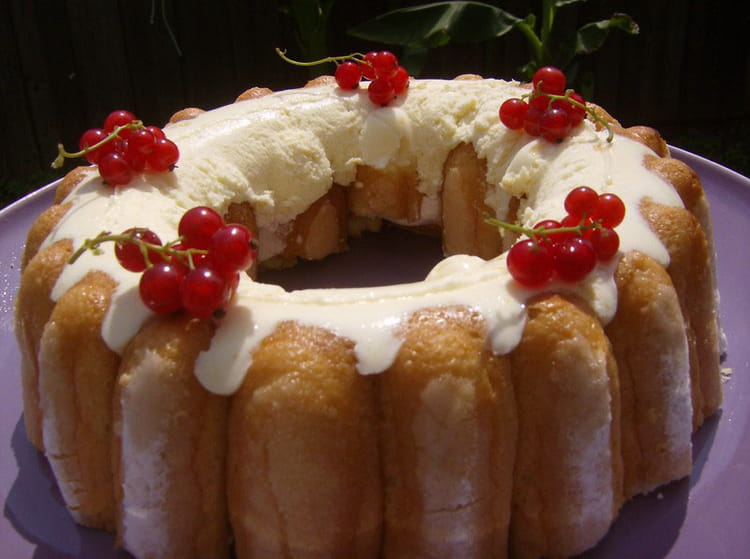 Recette de Charlotte chocolat blanc et groseilles