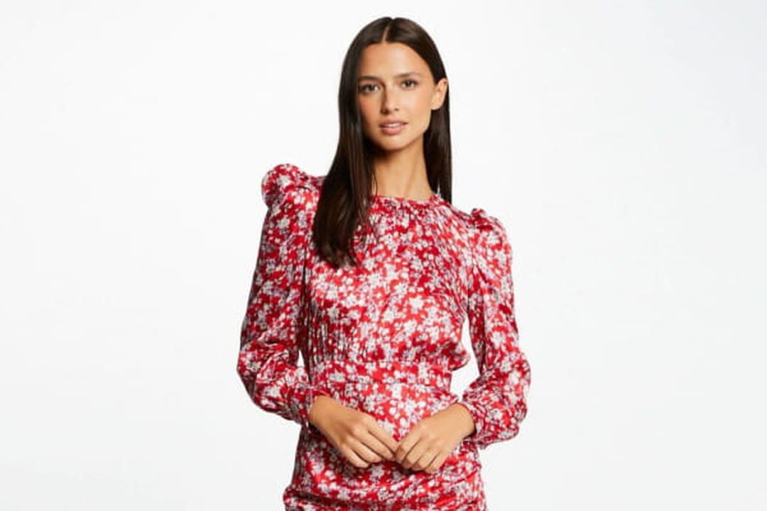 Robe cintrée drapée à imprimé floral