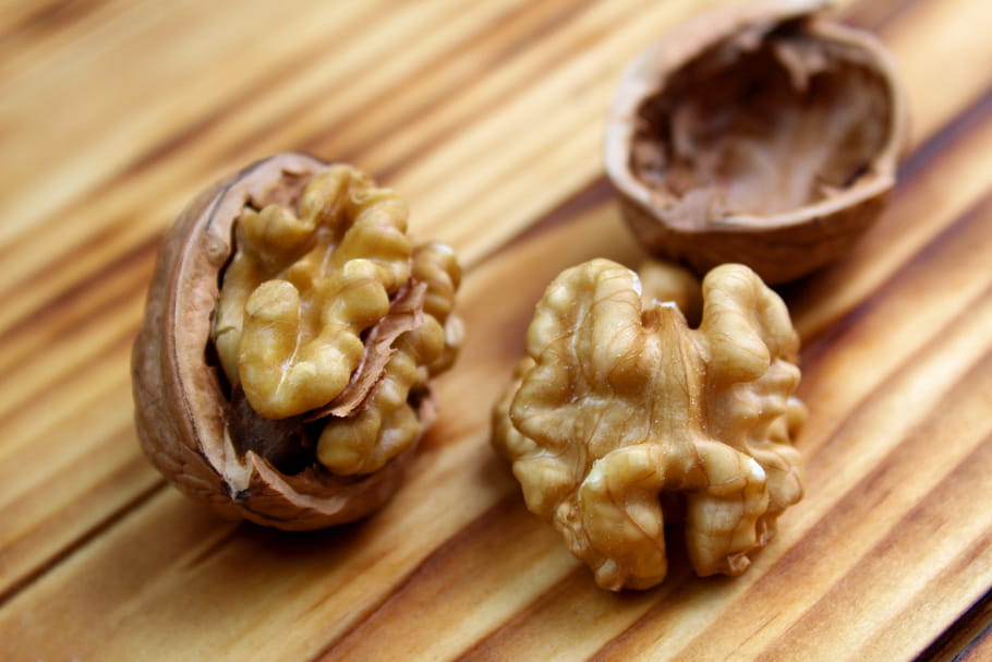 Comment reconnaître des noix fraîches