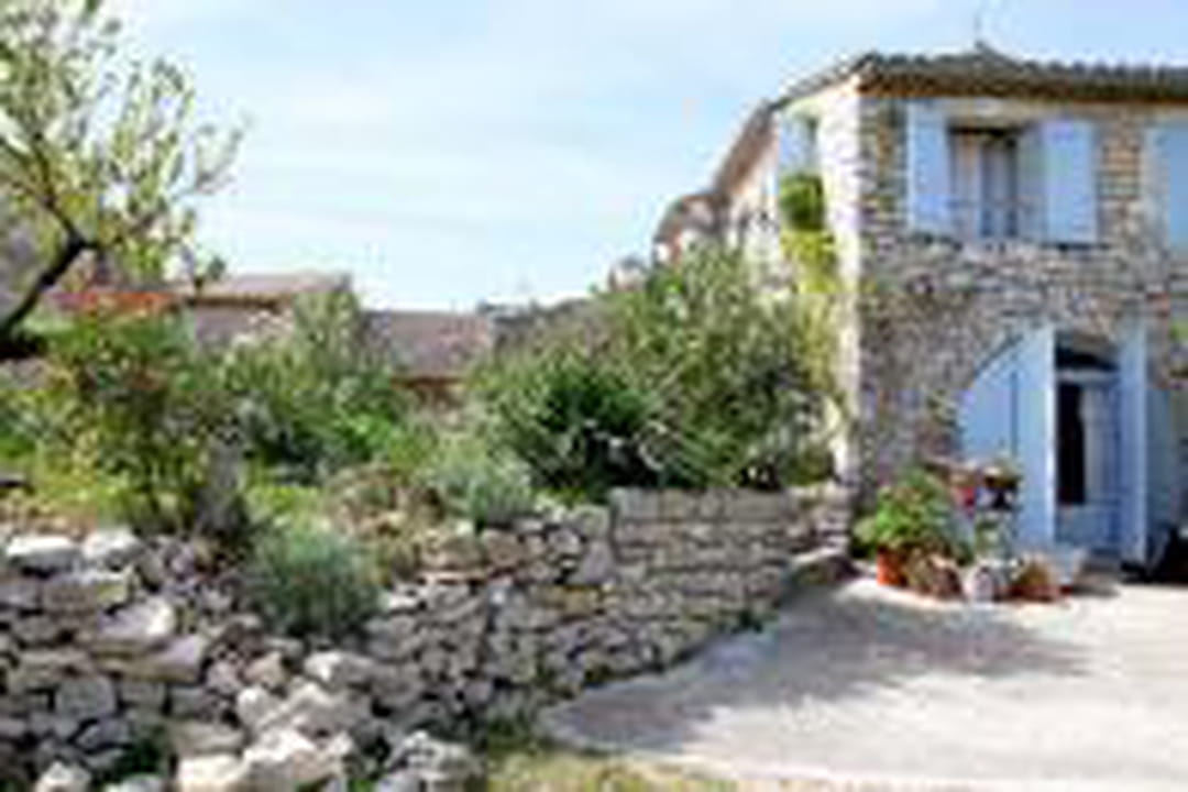 Une maison provençale en pierre