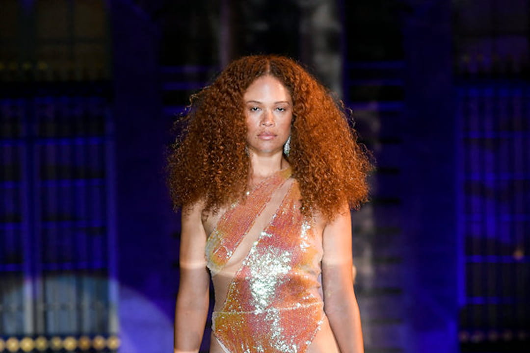 Etam Live Show 2022 look body irisé