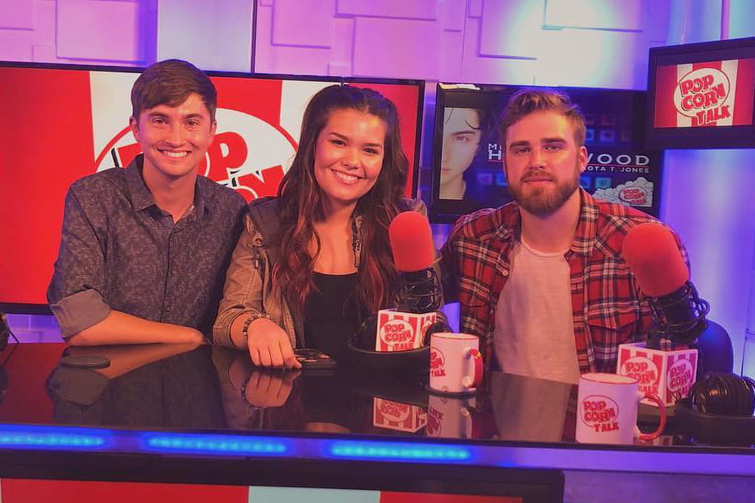 Madison De La Garza dans l'émission Popcorn Talk sur YouTube en octobre 2018