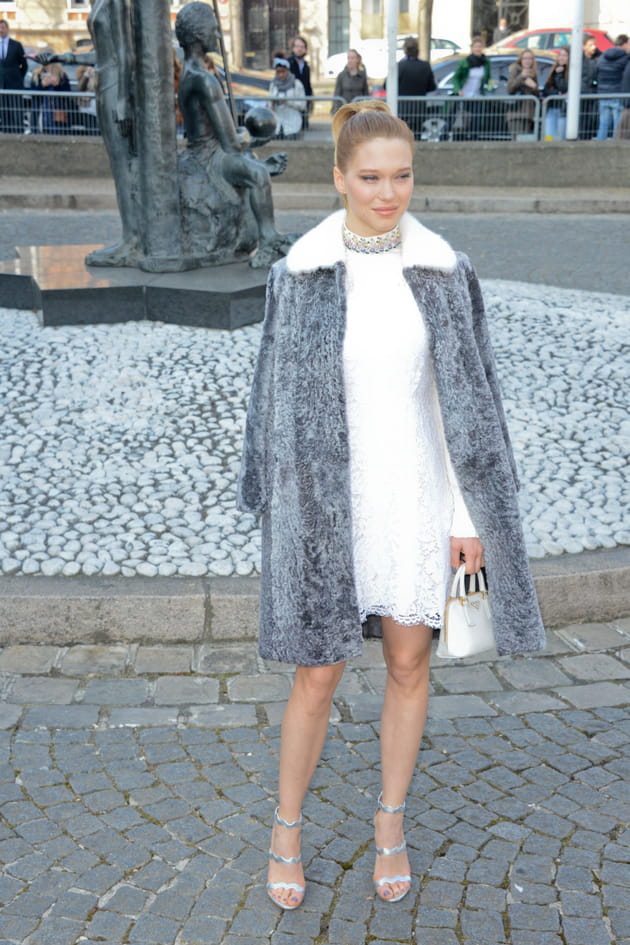 Léa Seydoux en robe blanche Miu Miu