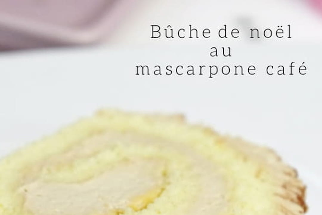 Bûche de noël traditionnelle au café et mascarpone