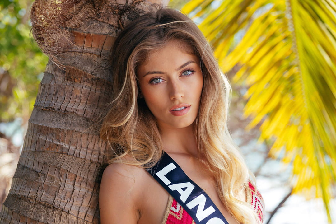 Miss Languedoc (Lou Lambert) pose en maillot en Martinique